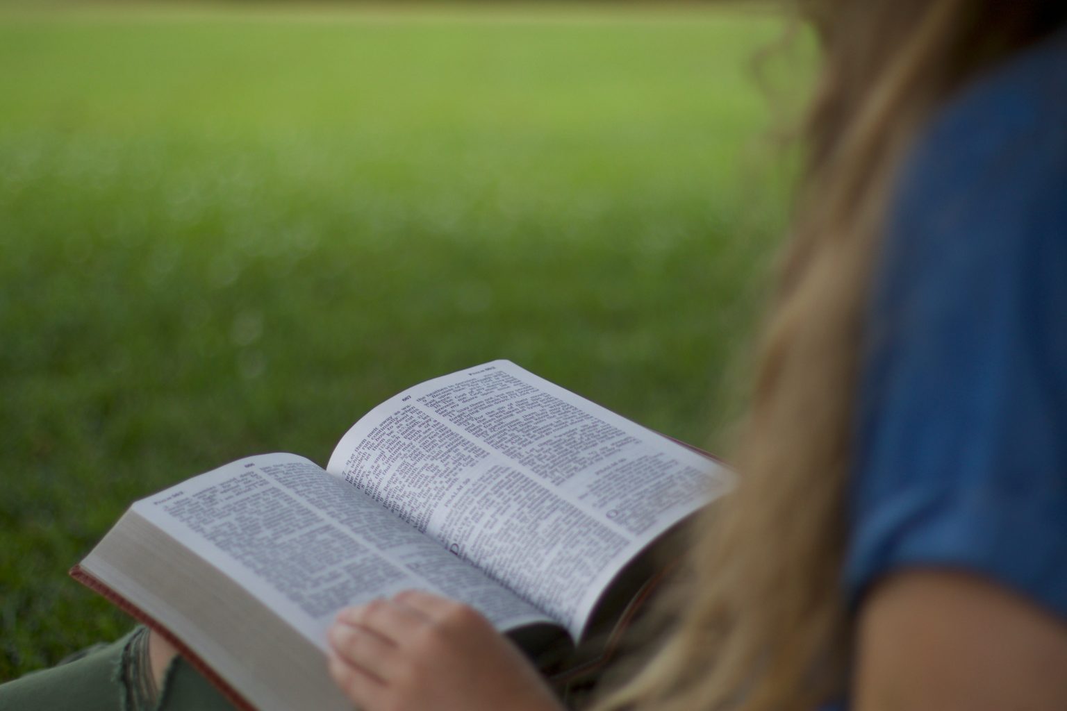 11 Bible Verses That Teach Us About God's Love